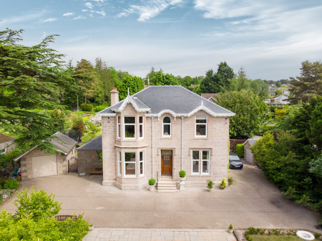 Multi Award winning Stonemason! - The Guild of Master Craftsmen