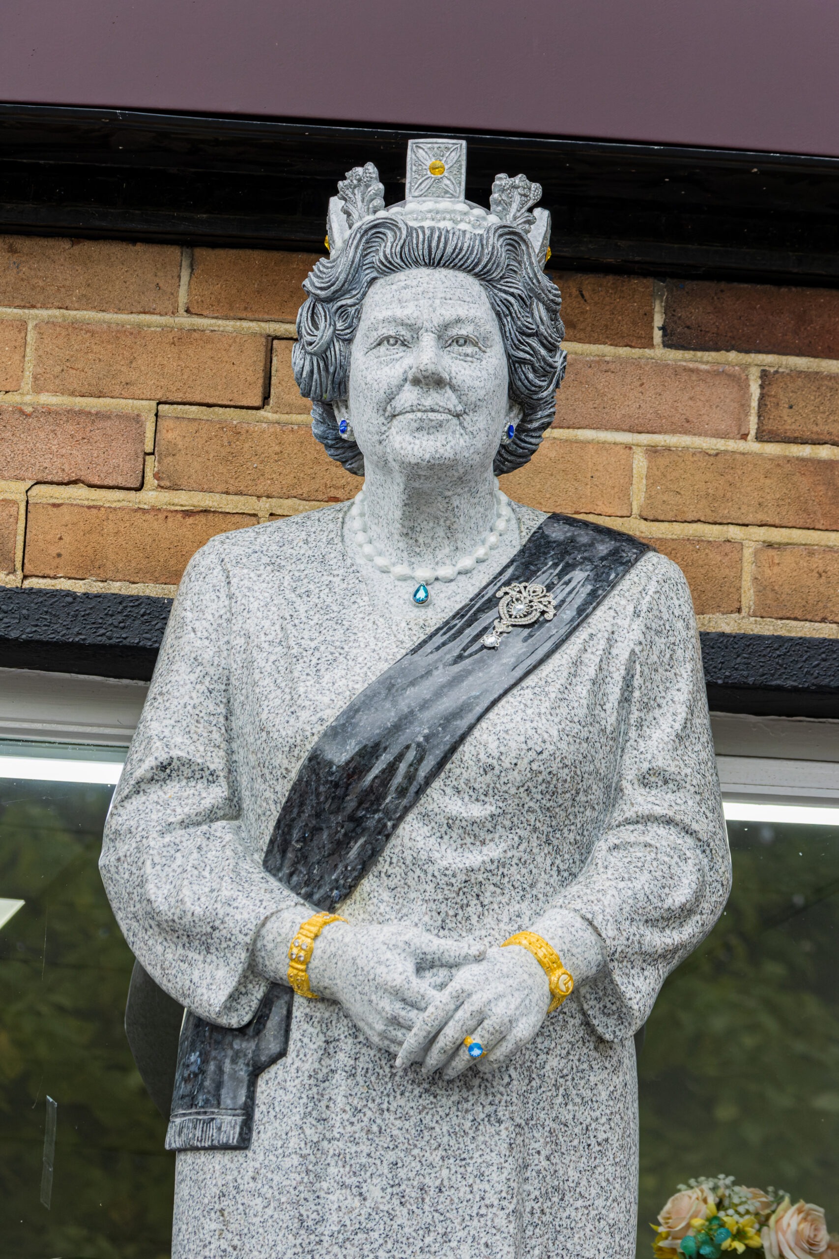 A Monument to Queen Elizabeth II - The Guild of Master Craftsmen